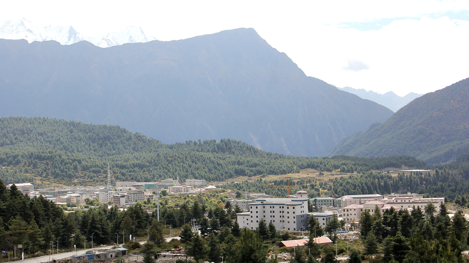 केरुङमा बन्द पसलको दुई वर्षदेखि भाडा तिर्दै नेपाली- अर्थ / वाणिज्य ...