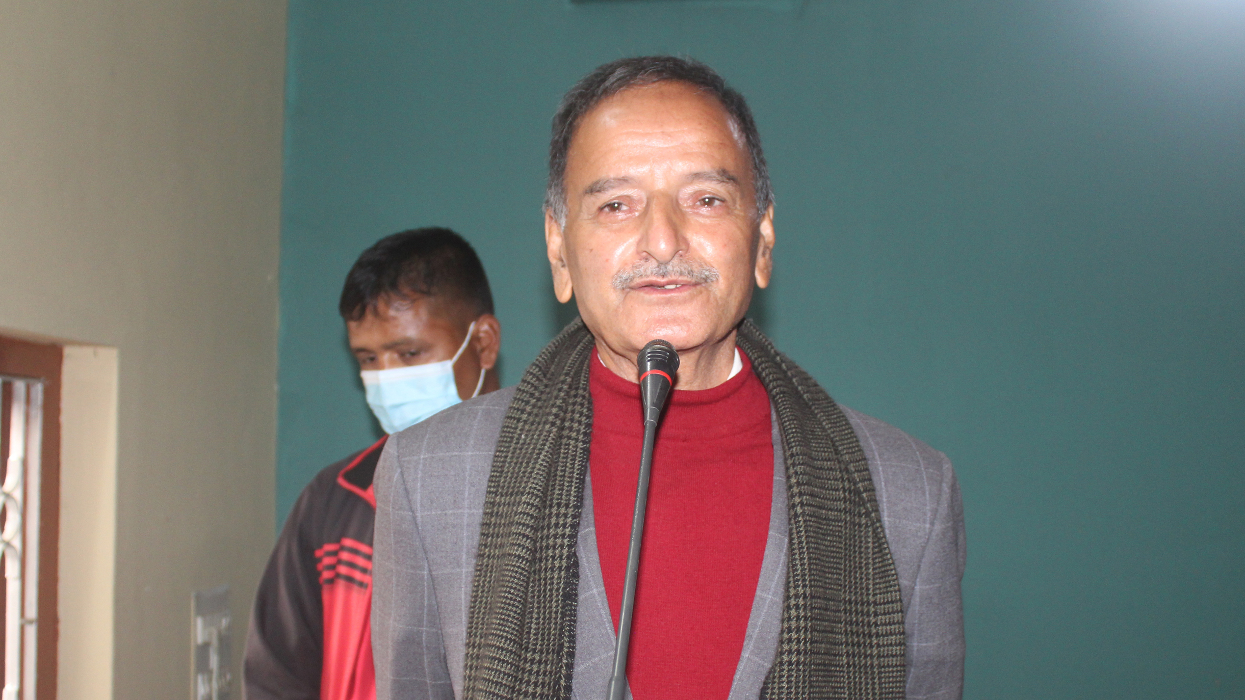 अदालत प्रधानमन्त्रीको निर्णयसामू घुँडा टेक्नु हुँदैन : कृष्णप्रसाद ...