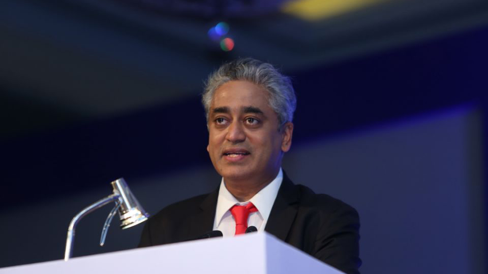 भारतीय सेलेब्रिटी टिभी पत्रकार राजदीप सरदेसाईलाई कारबाही- विश्व ...