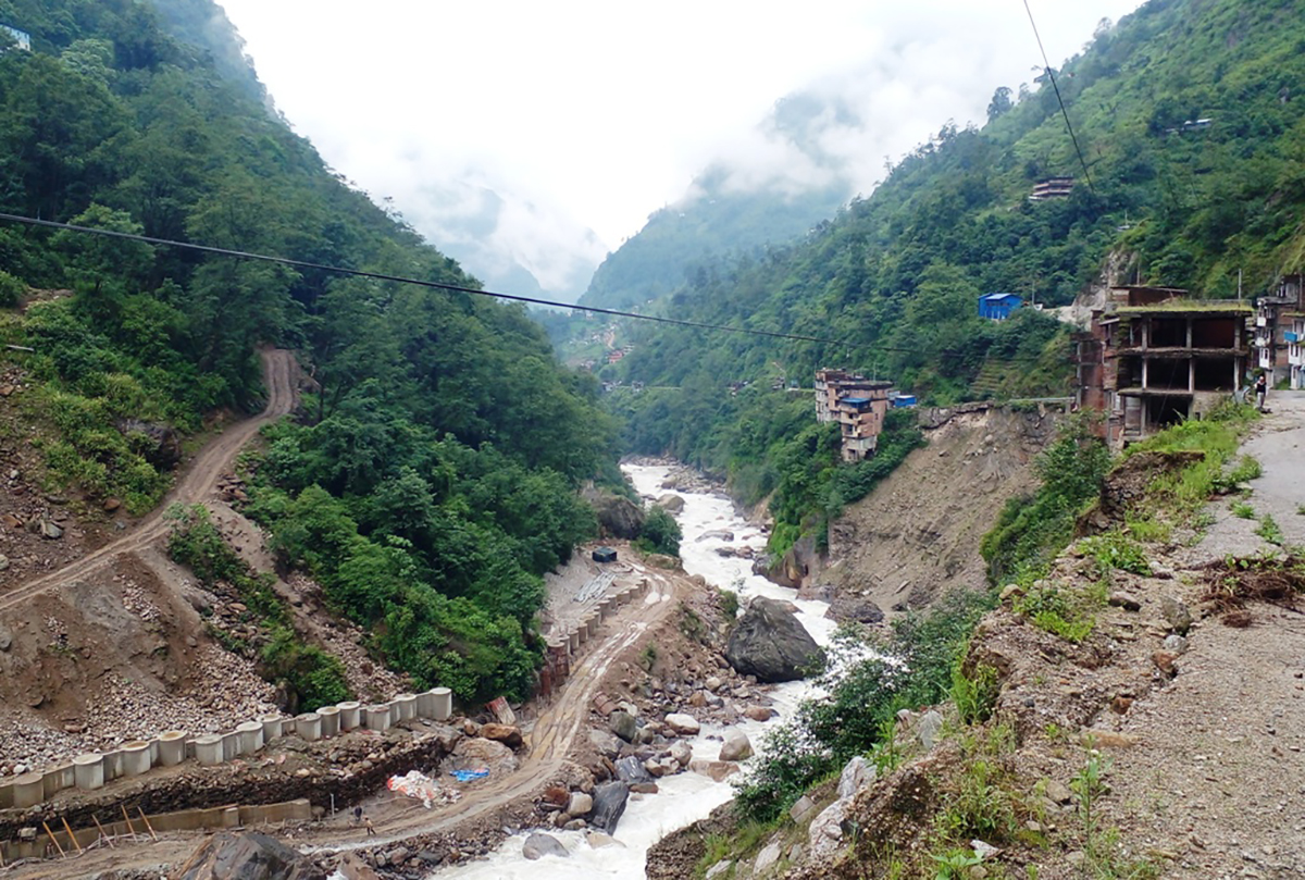तातोपानी नाका : चीनतर्फ धमाधम काम, नेपालमा सुनसान [तस्बिरहरू]- फोटोफिचर ...