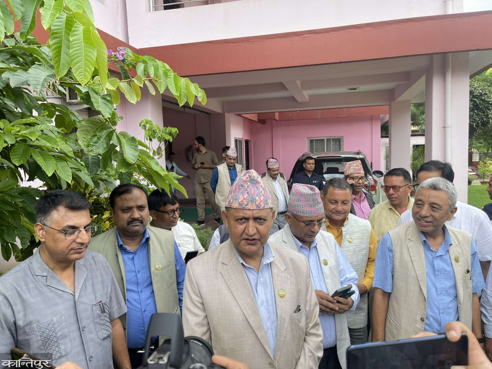 लुम्बिनीको मुख्यमन्त्रीमा एमालेका चेतनारायण आचार्यको दाबी पेस - कान्तिपुर