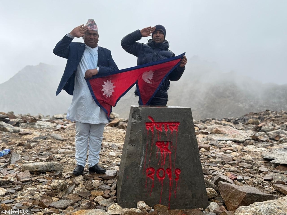 Security with the CDO who reached the Chinese checkpoint in Upper Delpa ...